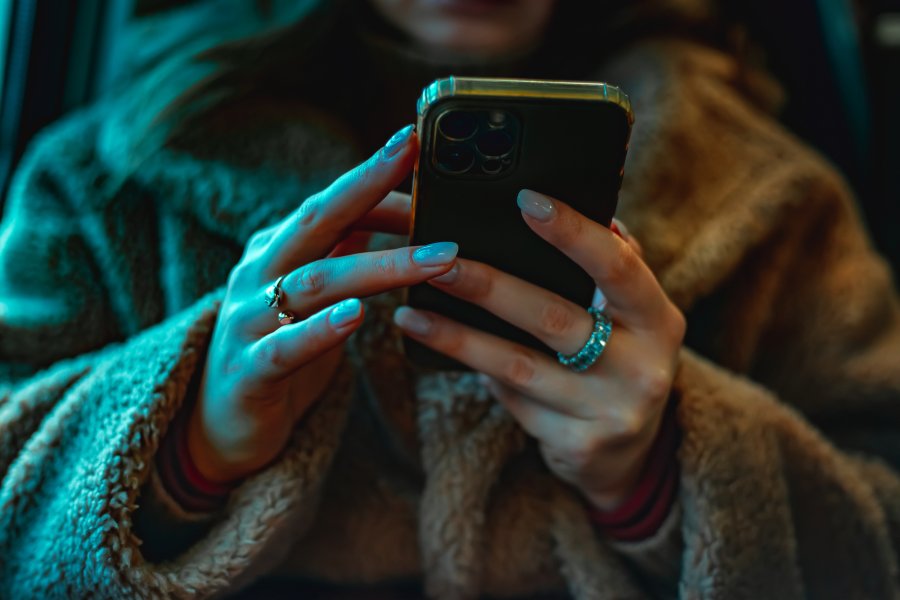 Are Dating Apps Addictive? A New Lawsuit Claims They A… | Pantydeal